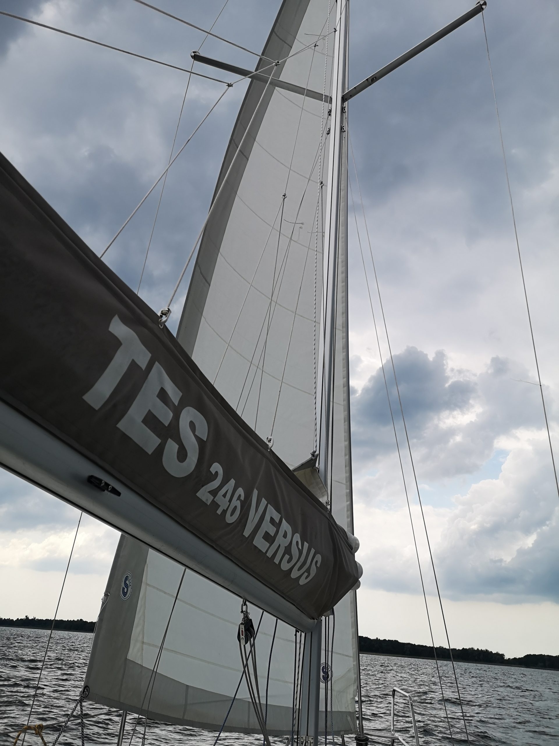TES-YACHT